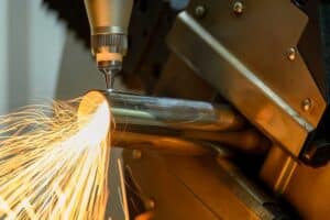 How to Cut Steel: 5 Metal Cutting Methods | Service Steel